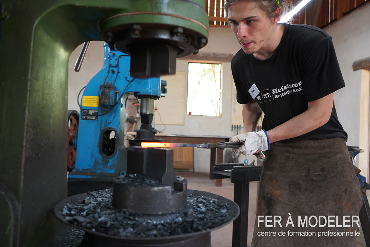 Josef, forgeron Tchèque – Ecole de Forge : Stages de forge et coutellerie